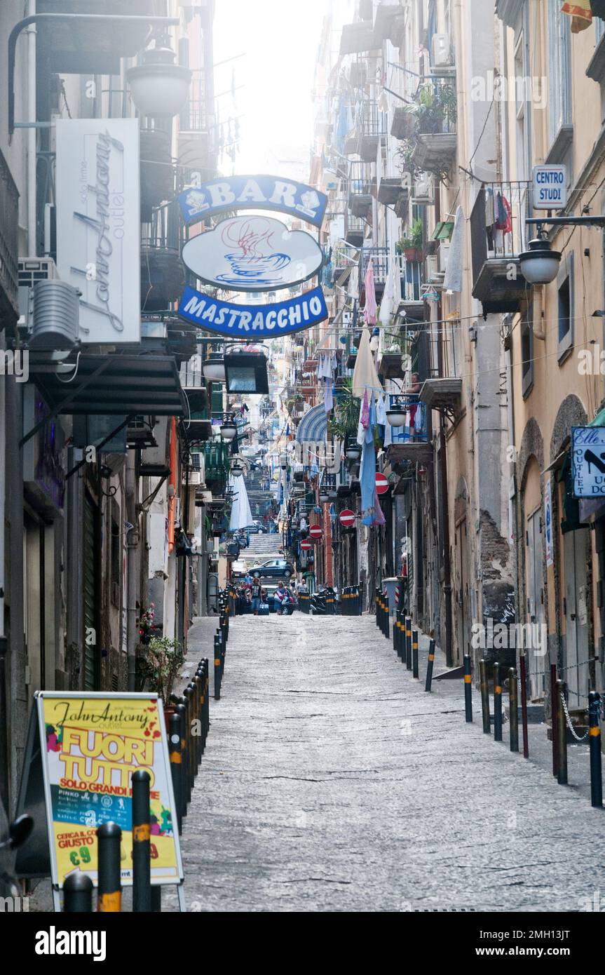 Quartieri spagnoli in naples hi-res stock photography and images - Alamy