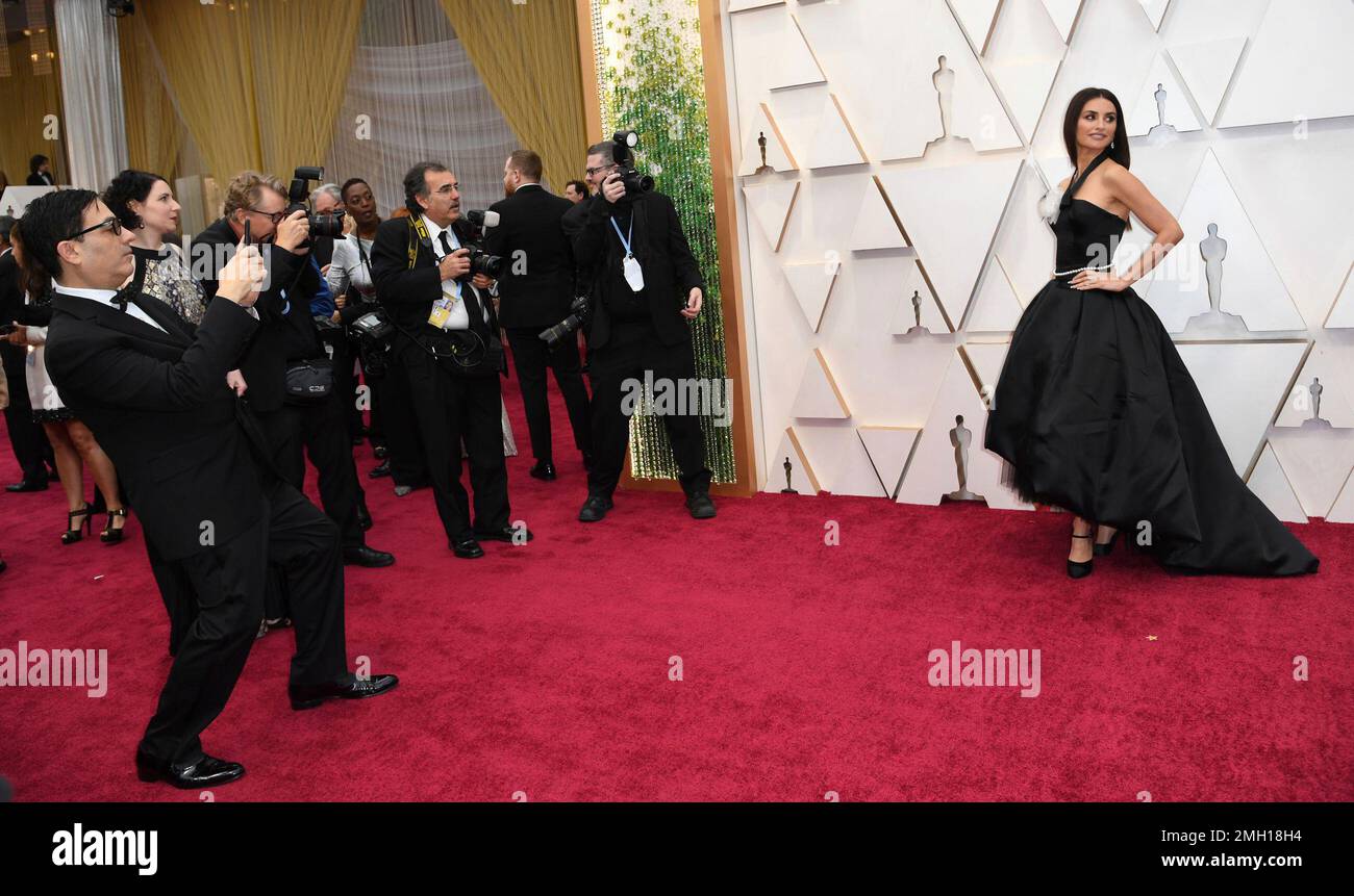 Penelope Cruz arrives at the Oscars on Sunday, Feb. 9, 2020, at the ...