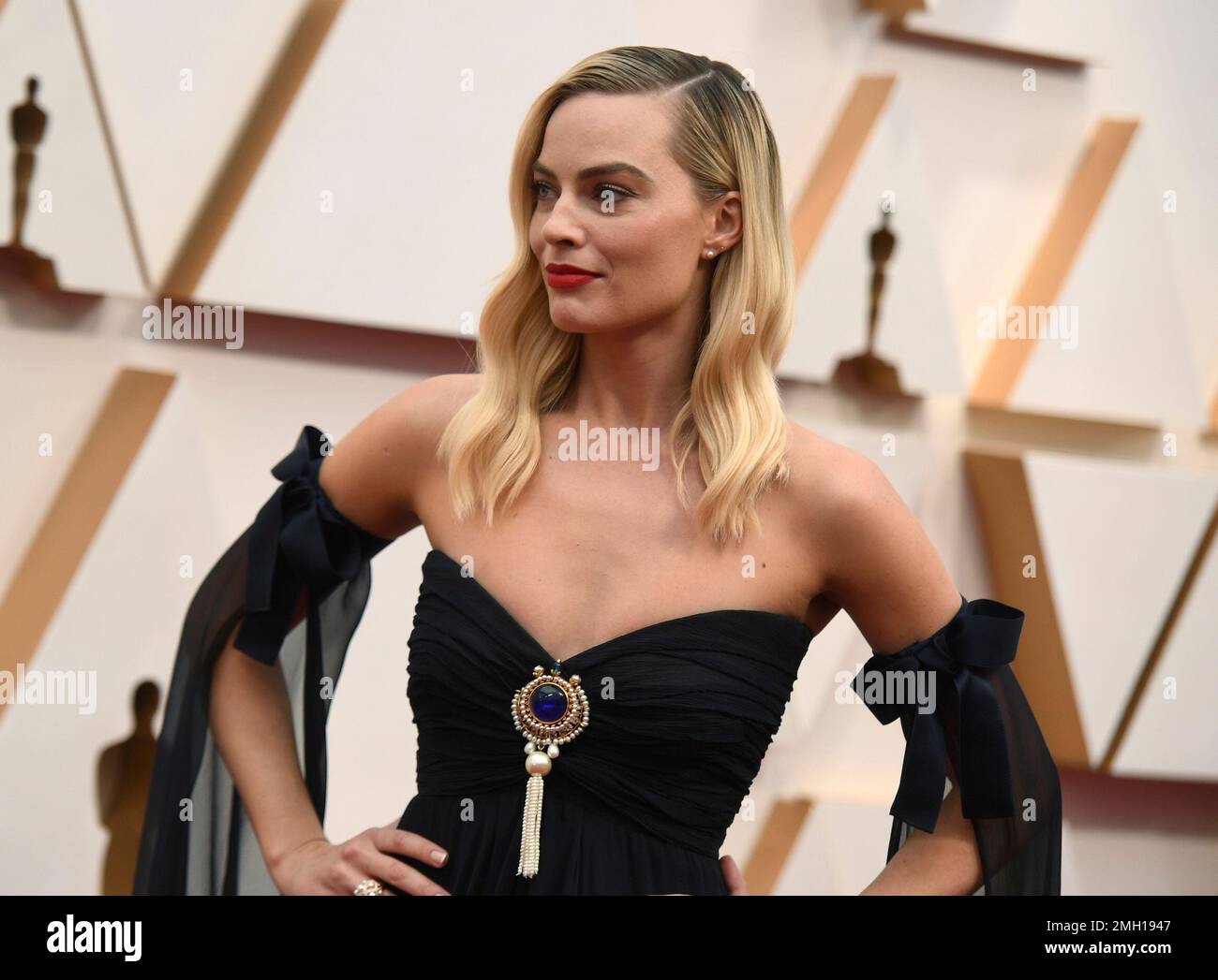 Margot Robbie arrives at the Oscars on Sunday, Feb. 9, 2020, at the ...
