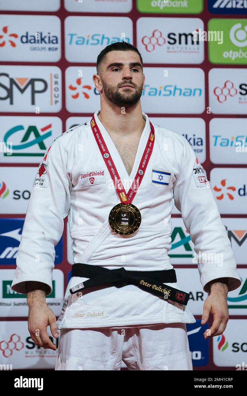 Peter Paltchik of Israel poses with his gold medal after winning ...