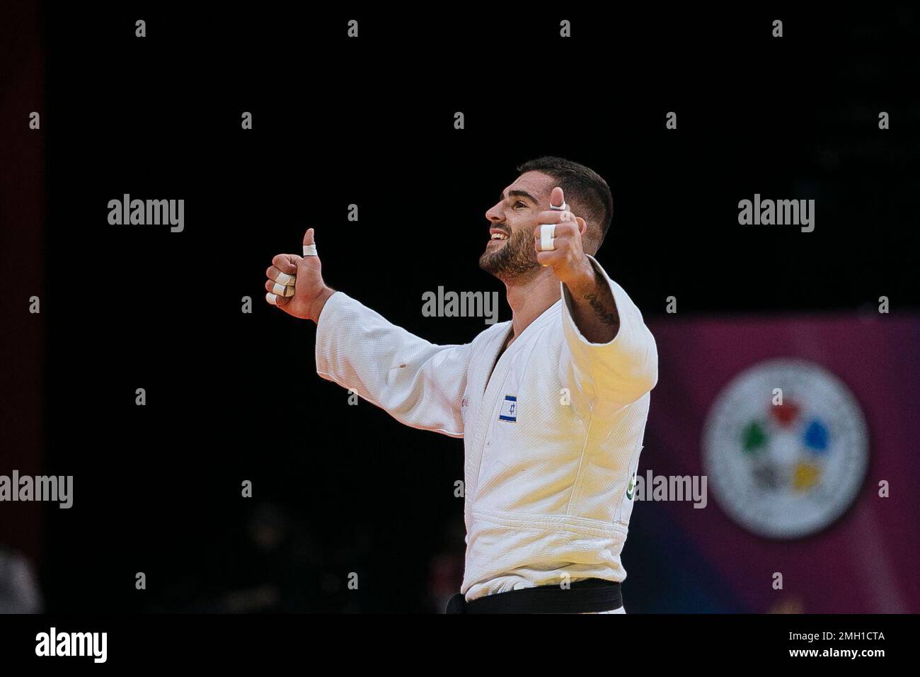Peter Paltchik of Israel celebrates after winning against Varlam ...