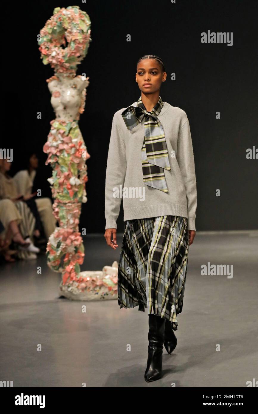 The Tory Burch collection is modeled during Fashion Week in New York ...