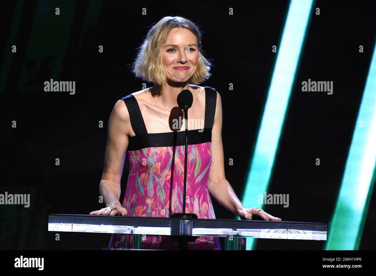 Naomi Watts presents the award for best female lead at the 35th Film ...