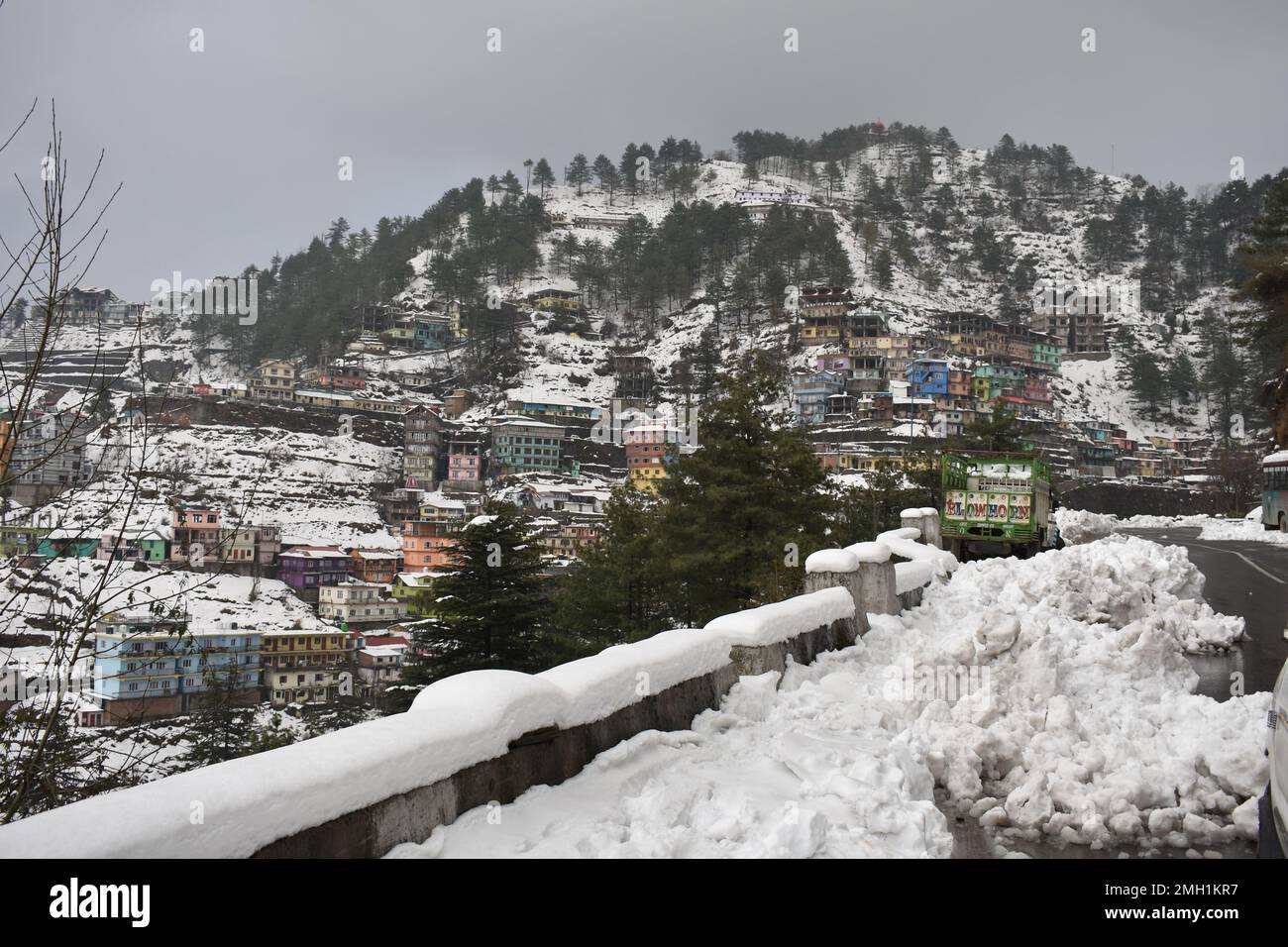A snow covered mountain in Shimla Stock Photo - Alamy
