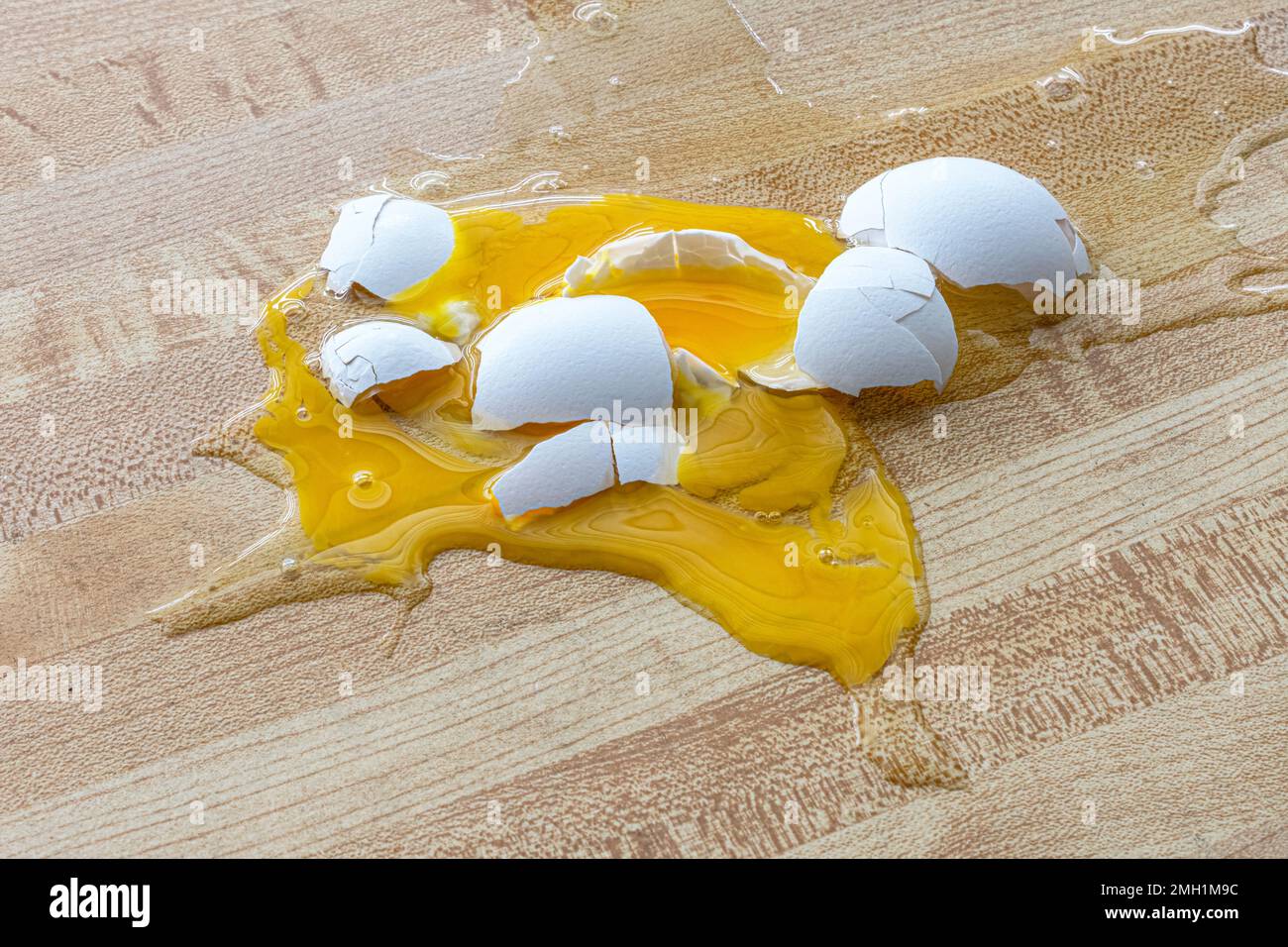 Dropped food kitchen hi-res stock photography and images - Alamy