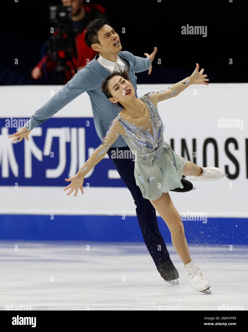 China's Peng Cheng and Jin Yang perform during the pairs free skating ...
