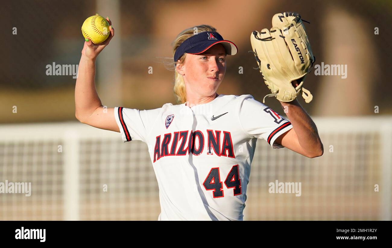 Arizona outfielder Jenna Kean against Seattle during an NCAA softball ...