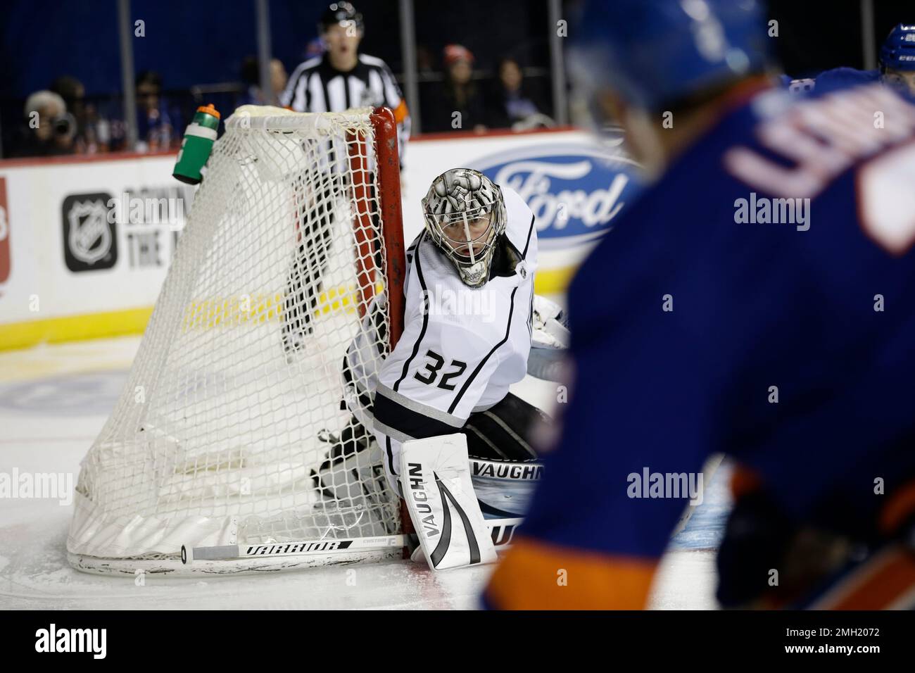 Los Angeles Kings goaltender Jonathan Quick (32) during the second ...