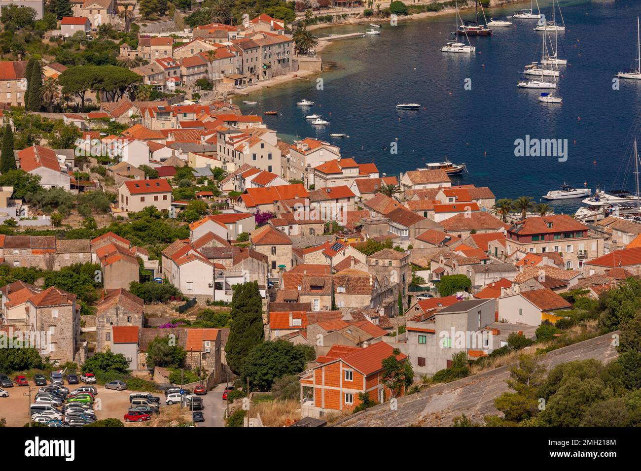 Rooftops vis hi-res stock photography and images - Alamy