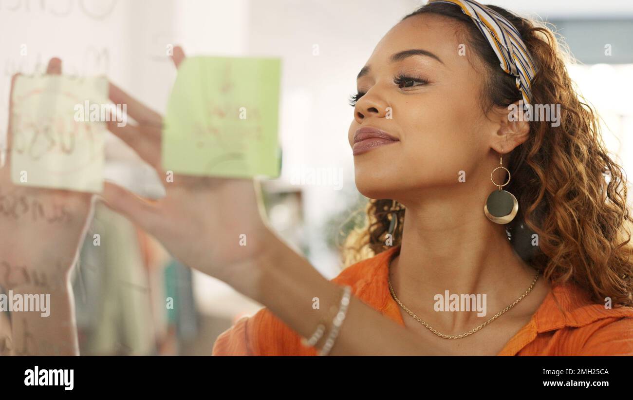 Fashion shop board hi-res stock photography and images - Alamy