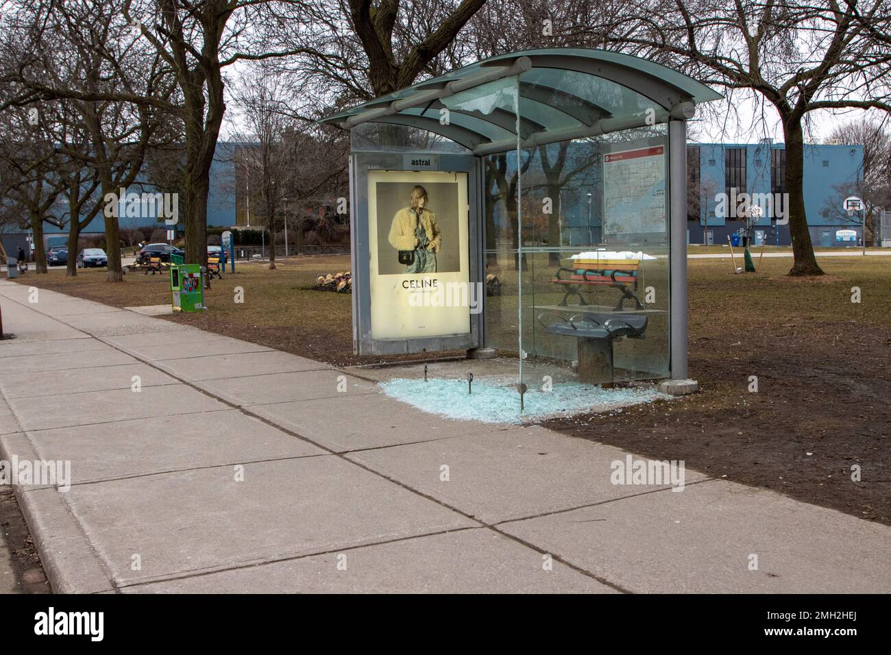 Canada bus shelter hi-res stock photography and images - Alamy