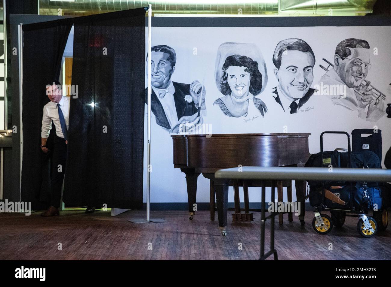 Democratic presidential candidate former South Bend, Ind., Mayor Pete ...