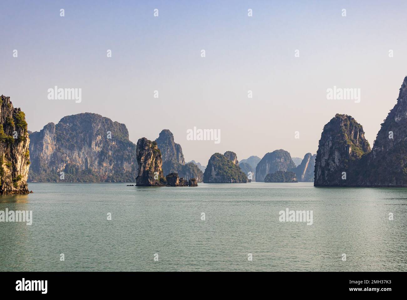Limestone mountain scenery at Halong Bay, North Vietnam Stock Photo - Alamy