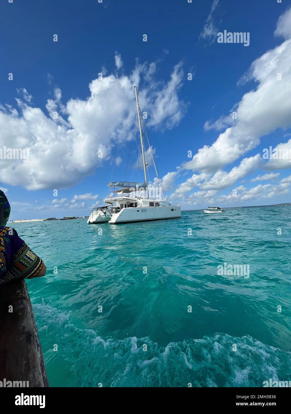 One white sailing boat, yachet at Zanzibar, Tanzania Stock Photo - Alamy