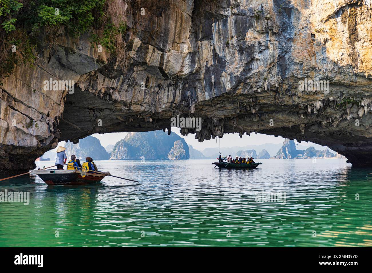 BAI TU LONG, VIETNAM - JAN 1, 2023: Bai Tu Long Bay in Vietnam Stock ...