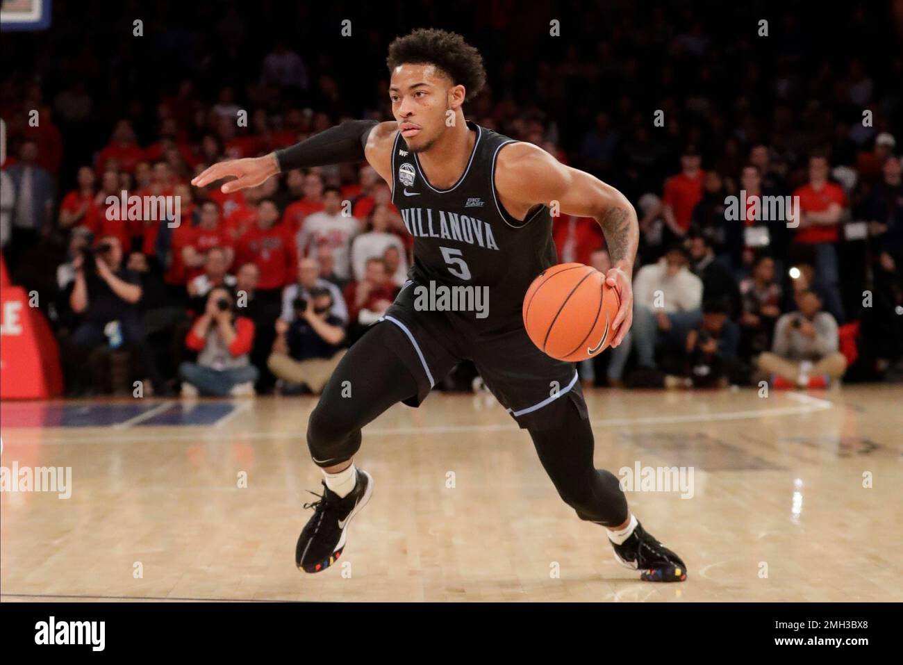 Villanova's Justin Moore (5) during the first half of an NCAA college ...