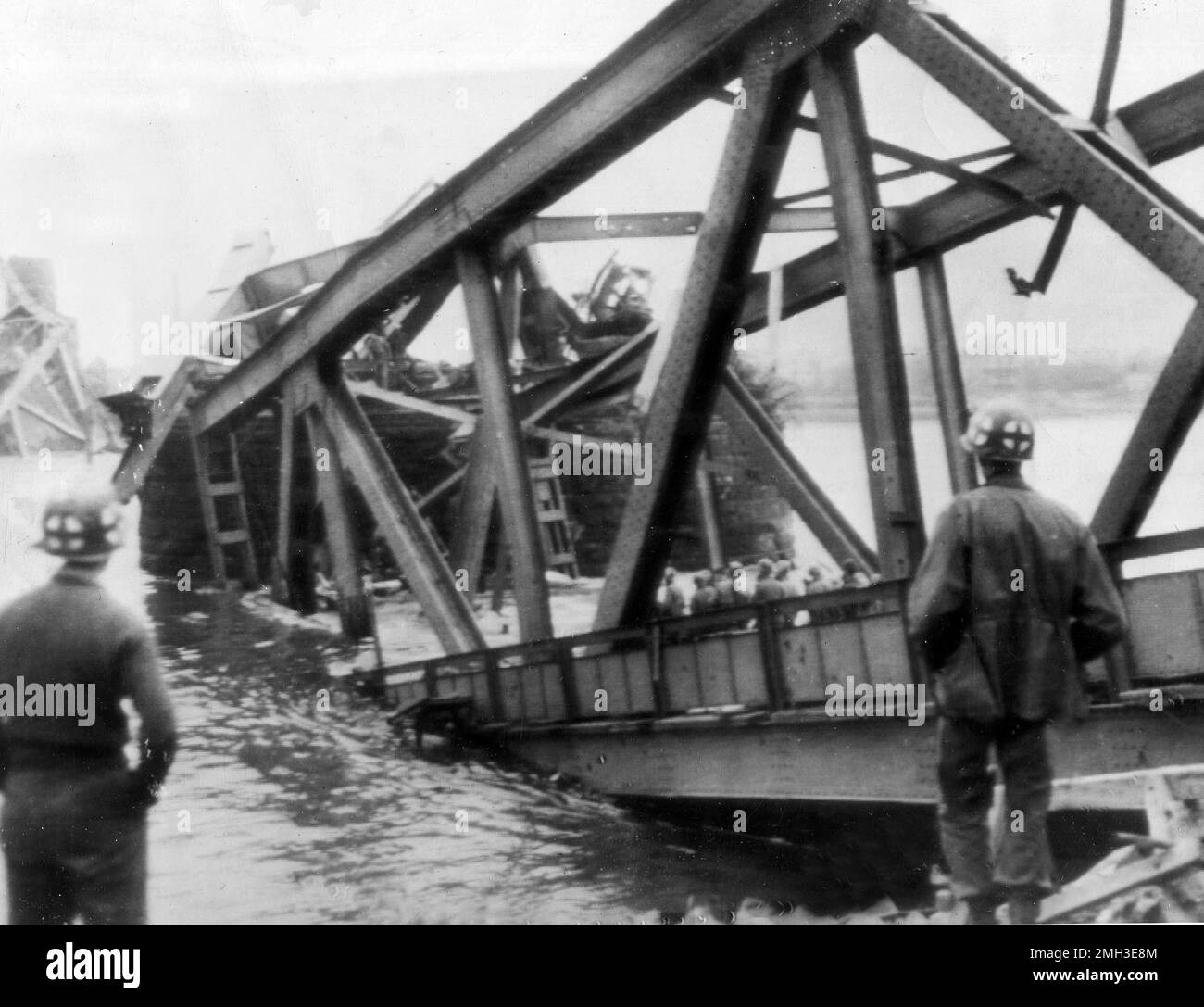 In this photo provided by the U.S. Army Signal Corps, first Army medics ...