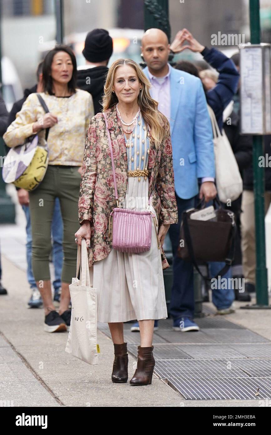 New York, NY, USA. 26th Jan, 2023. Sarah Jessica Parker on location for ...
