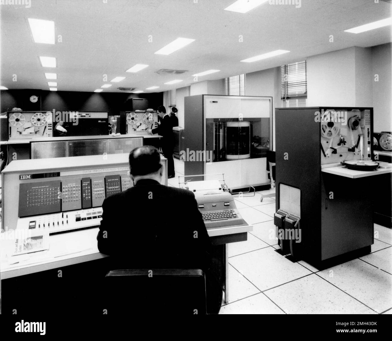 The computer room at AP's Rockefeller Center headquarters in New York ...