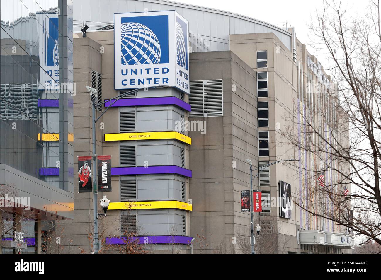 The United Center, home of the Chicago Bulls, projects purple and gold ...