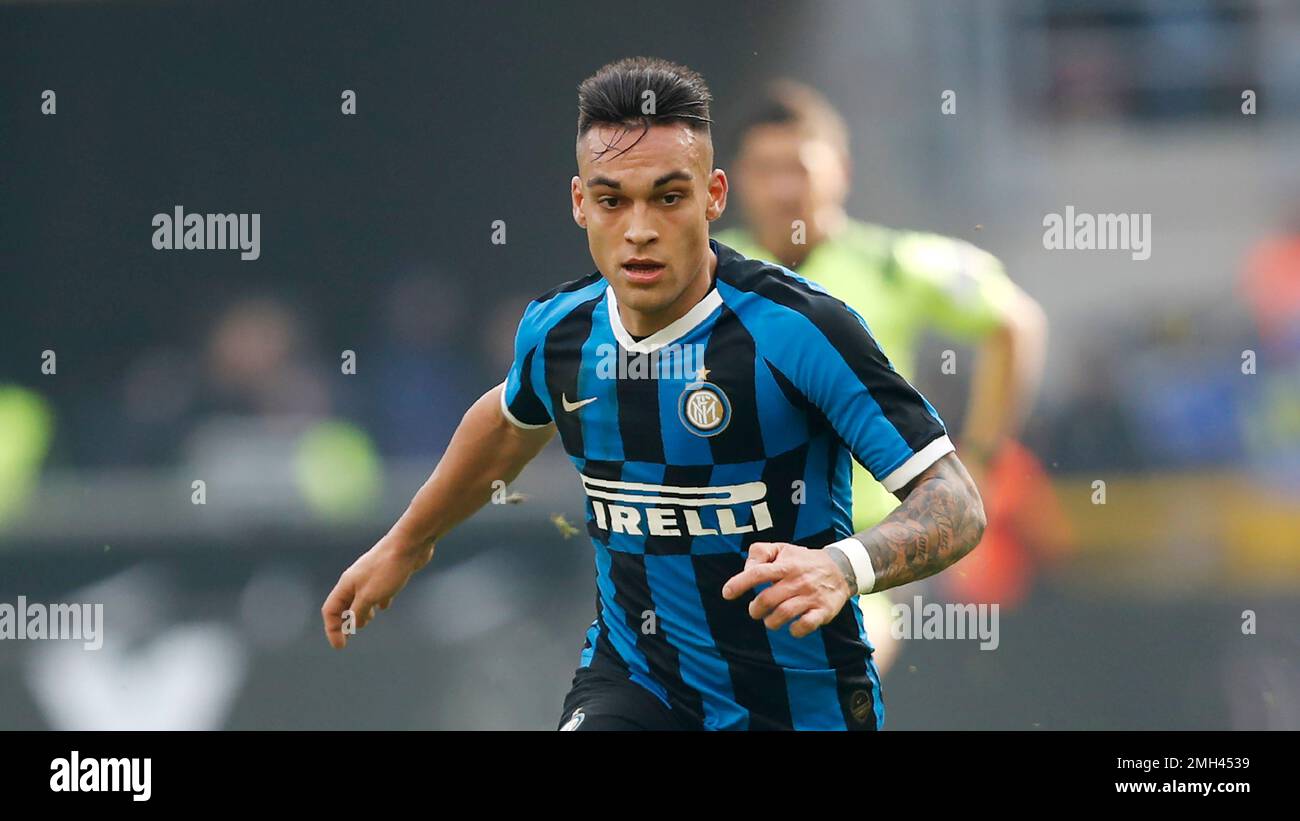 Inter Milan's Lautaro Martinez the ball during the Serie A soccer match ...