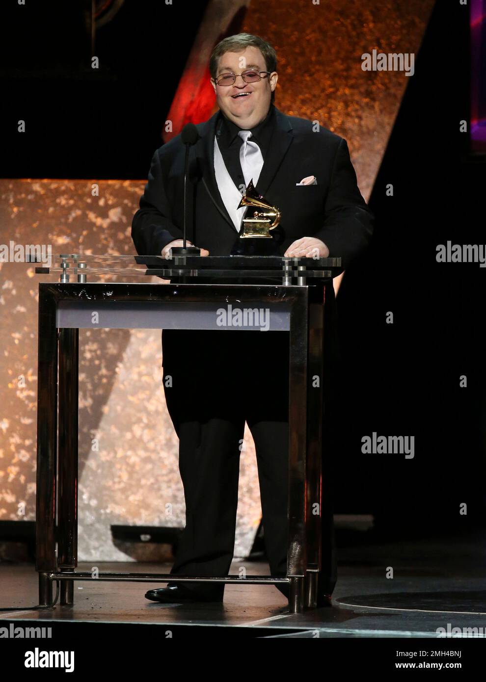 Michael Cleveland accepts the award for best bluegrass album for "Tall ...