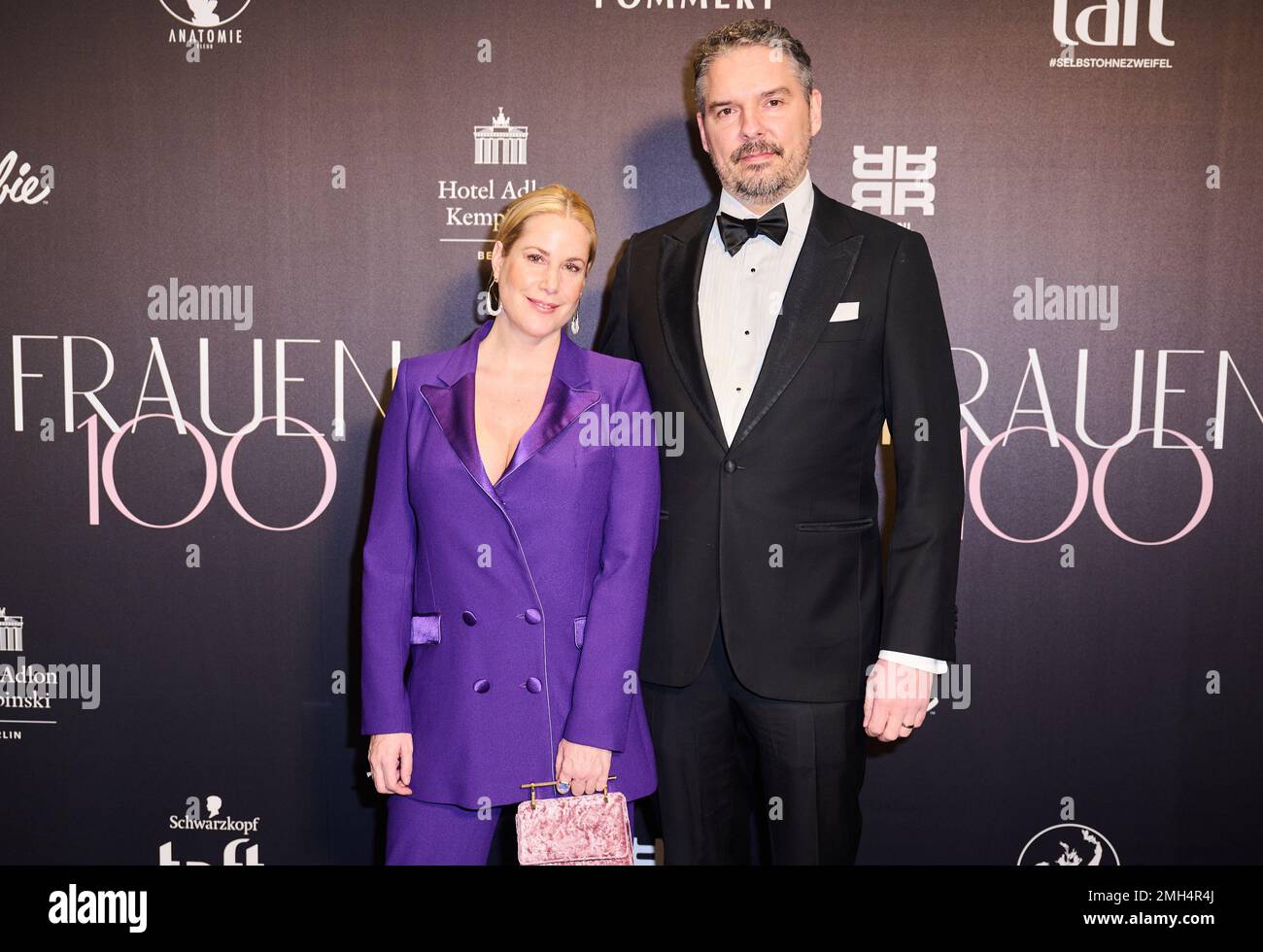 Berlin, Germany. 26th Jan, 2023. Anika Decker (l) and husband Alexander ...