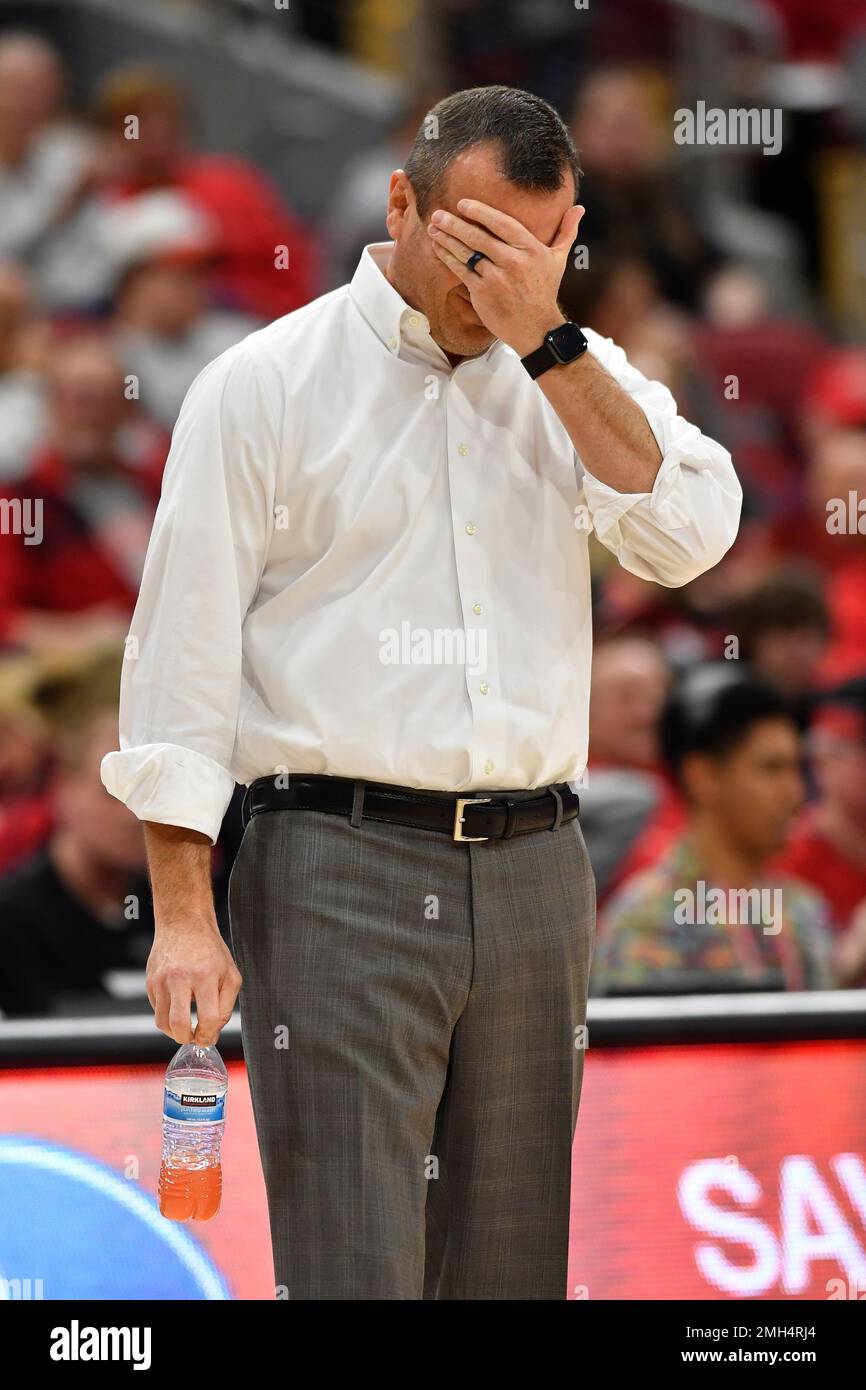 Louisville head coach Jeff Walz react to a call during the first half ...