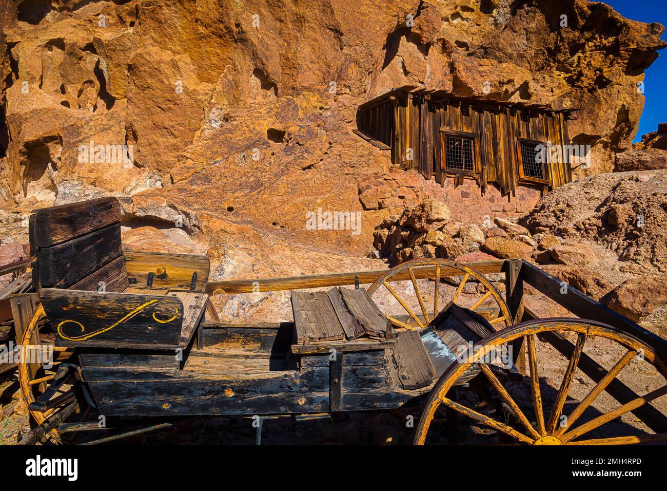 Living quarters for miners hi-res stock photography and images - Alamy