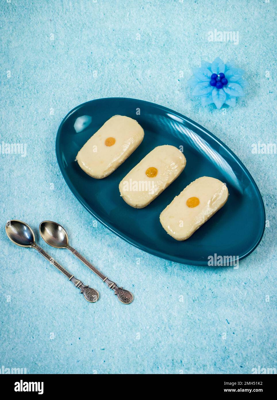 Close-up of indian & bengali sweets sor malai & malai toast Bengali ...