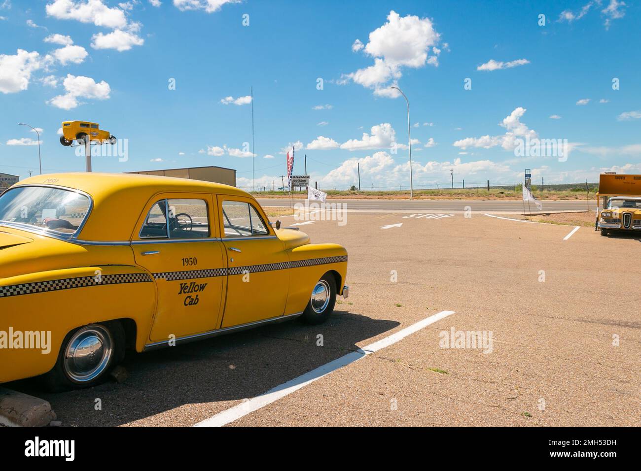 Yellow Dodge Wayfarer taxi cab 1950 on Route 66, USA Stock Photo - Alamy