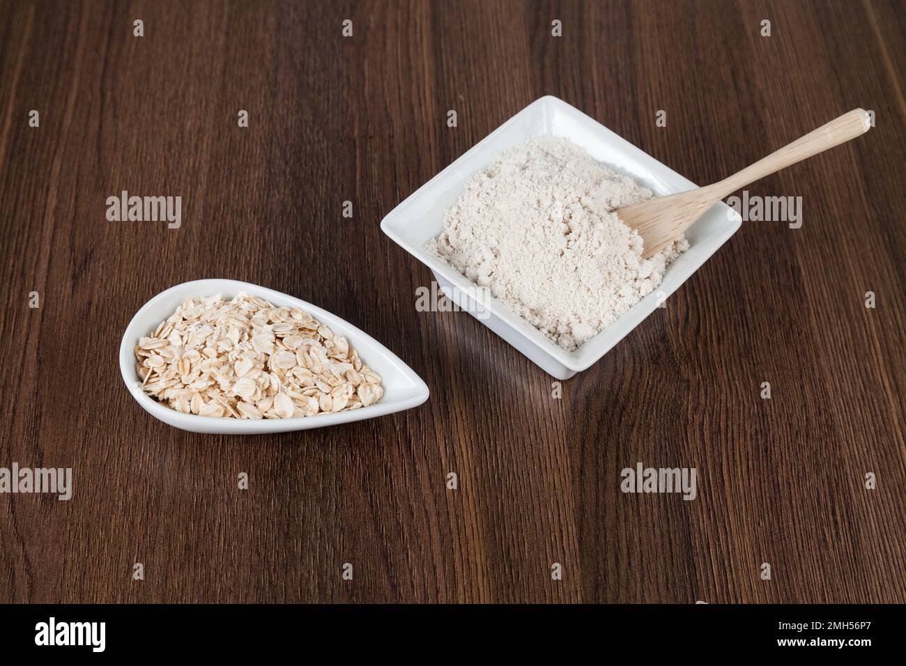 Flaked wheat hi-res stock photography and images - Alamy