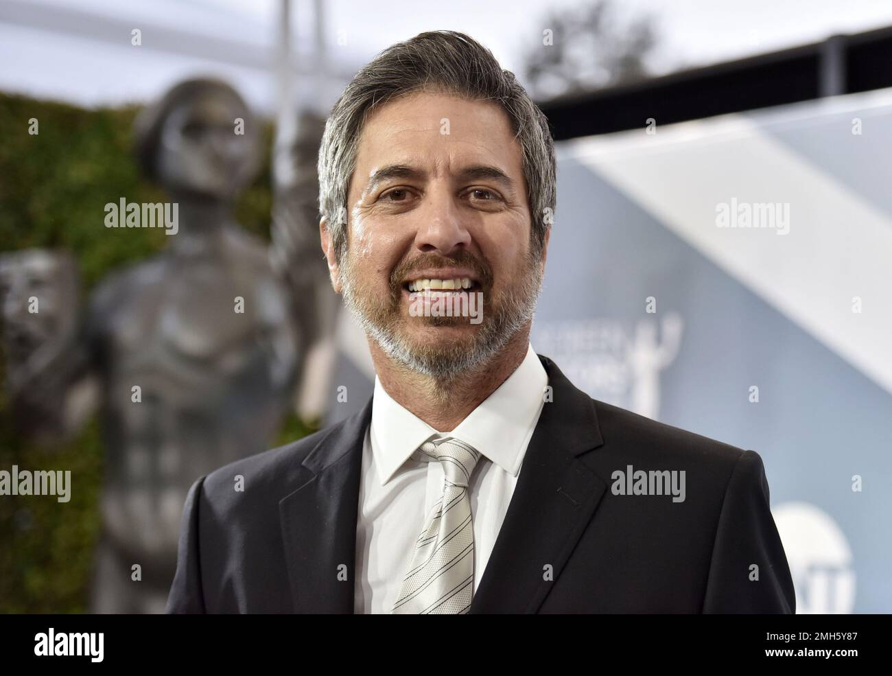 Ray Romano arrives at the 26th annual Screen Actors Guild Awards at the ...