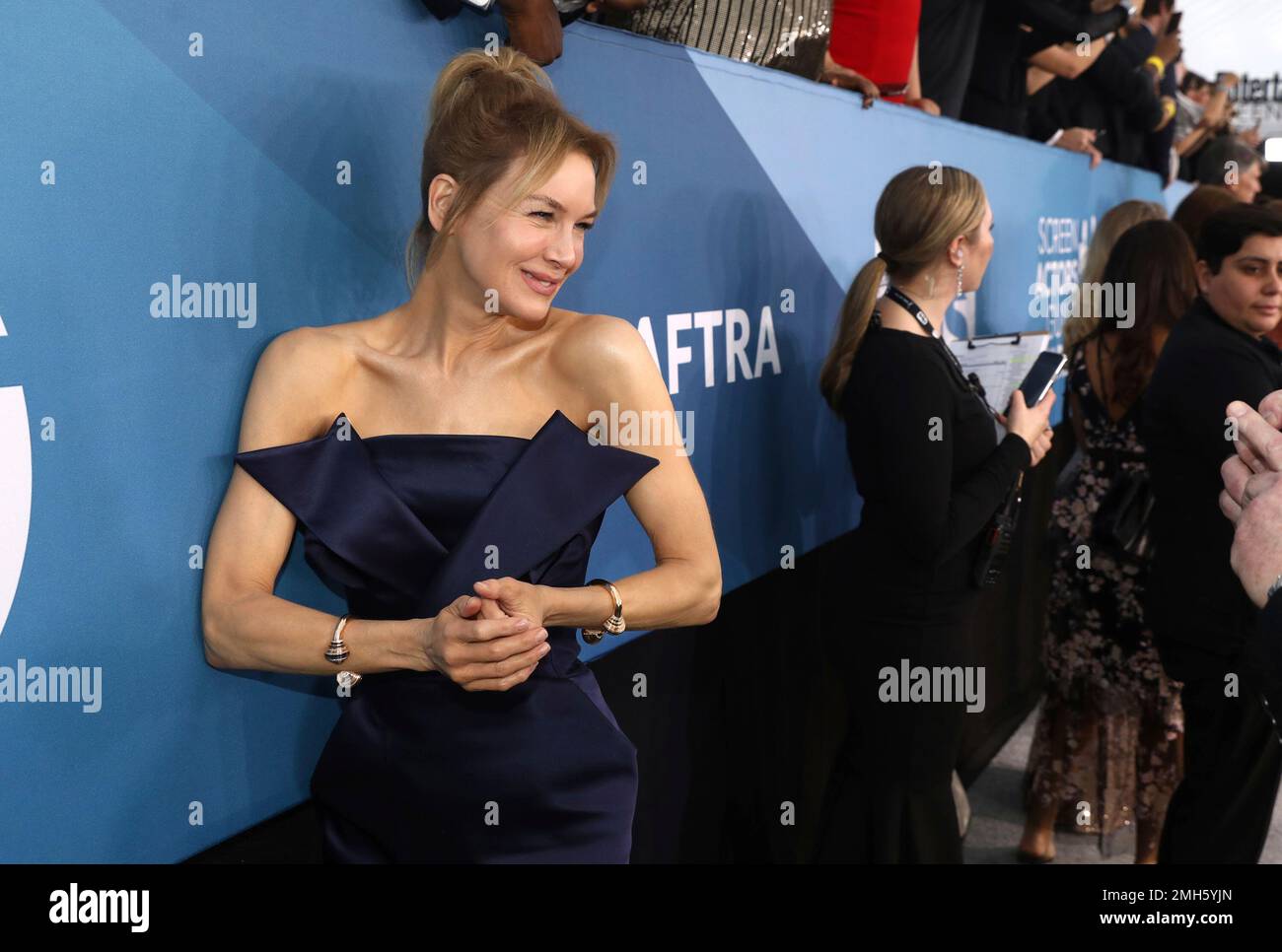 Renee Zellweger arrives at the 26th annual Screen Actors Guild Awards ...