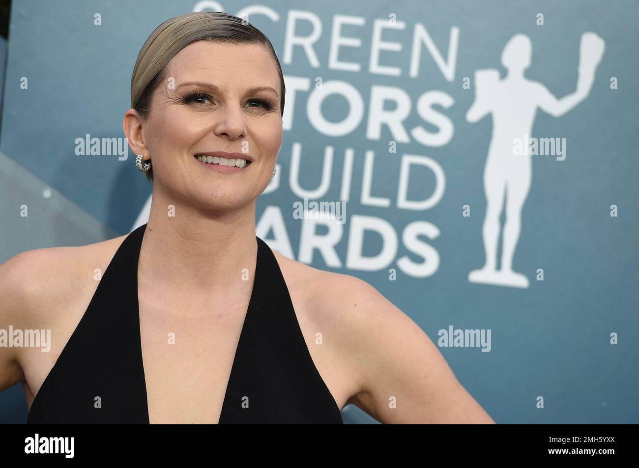 Jennifer Robertson arrives at the 26th annual Screen Actors Guild ...