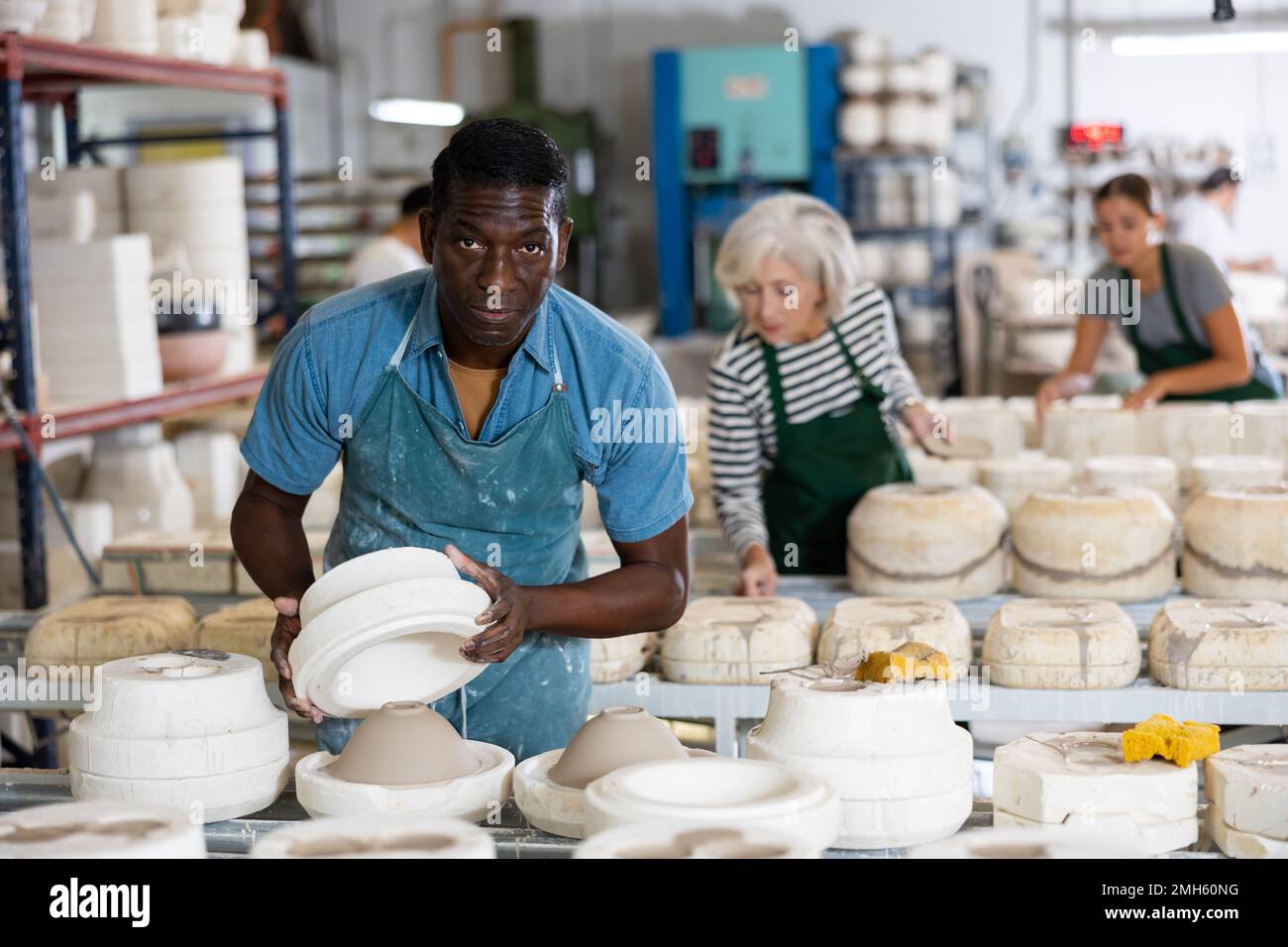 Skillful craftsman and artist hi-res stock photography and images - Alamy