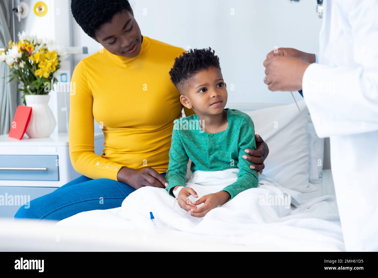 Male patient hospital family hi-res stock photography and images - Alamy