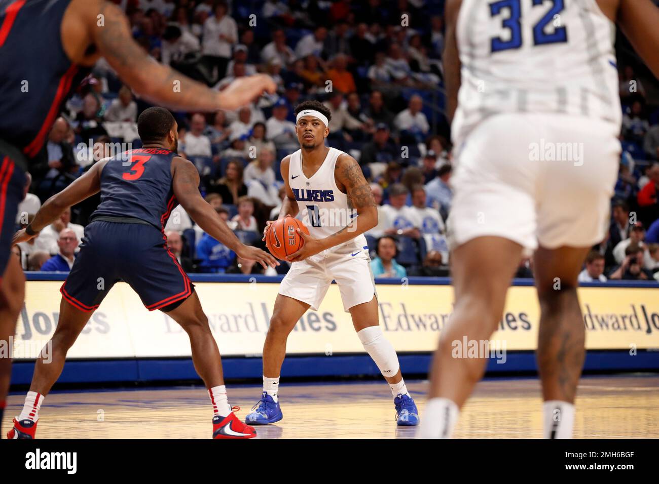 Saint Louis' Jordan Goodwin (0) looks to pass during the second half of ...