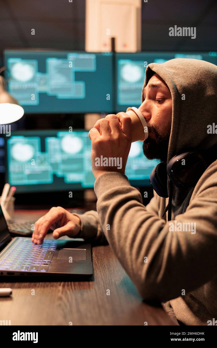 Breaking security hi-res stock photography and images - Alamy