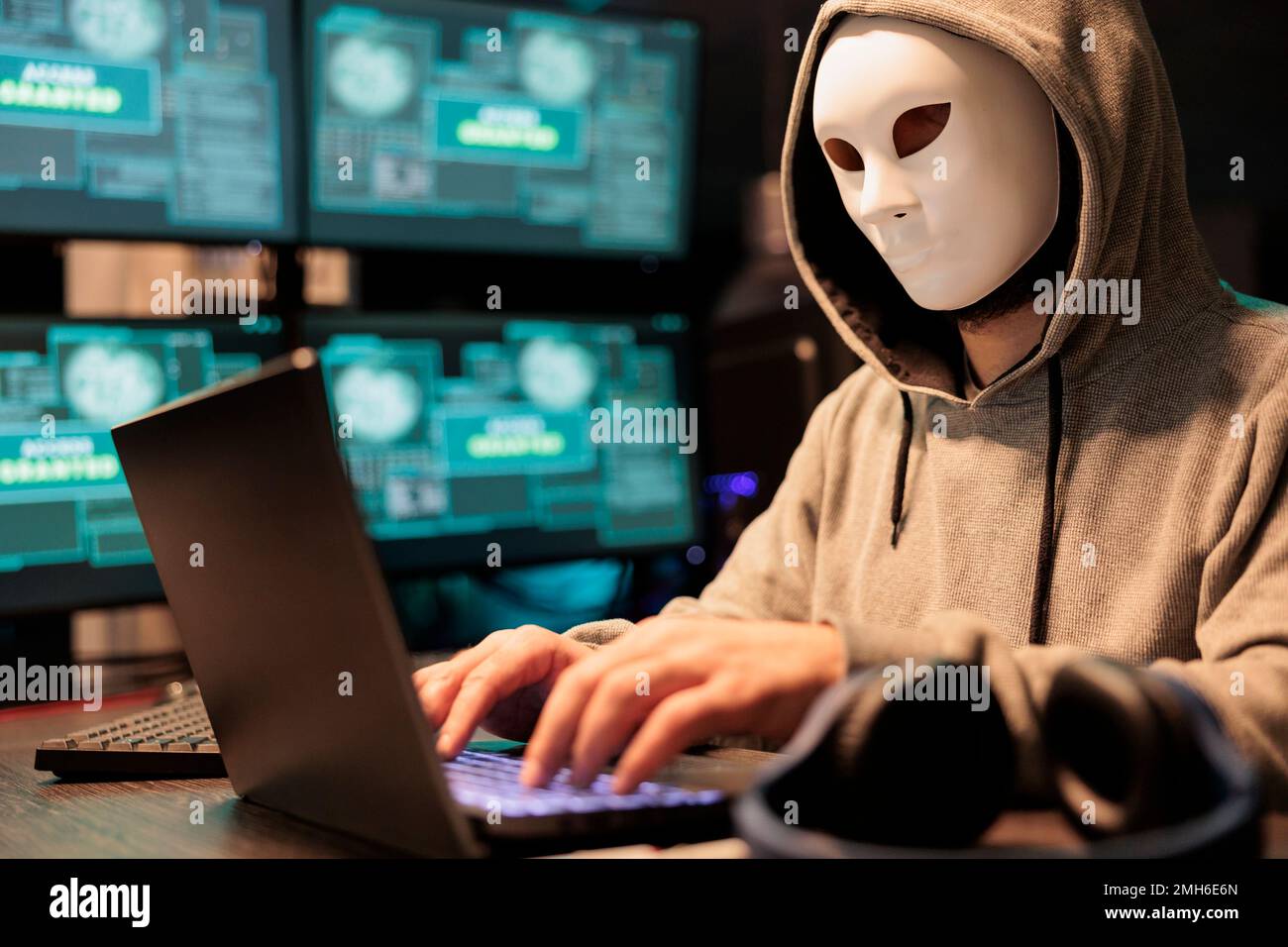 System breaking hi-res stock photography and images - Alamy