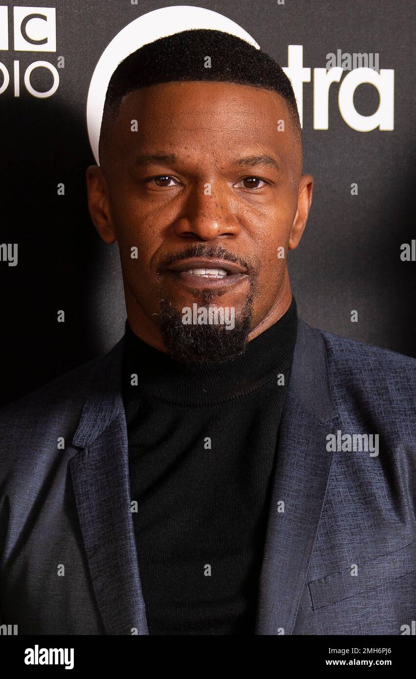 Actor Jamie Foxx poses for photographers upon arrival at the premiere ...
