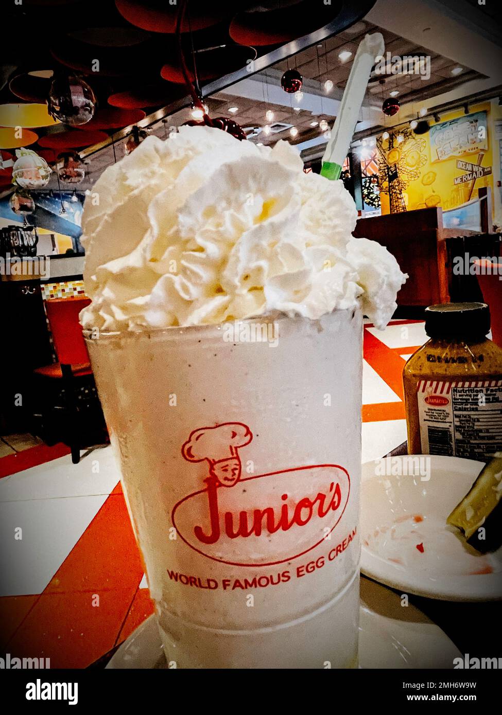 Junior's Cheesecake Restaurant, Interior Times Square, NYC, 2023 Stock ...