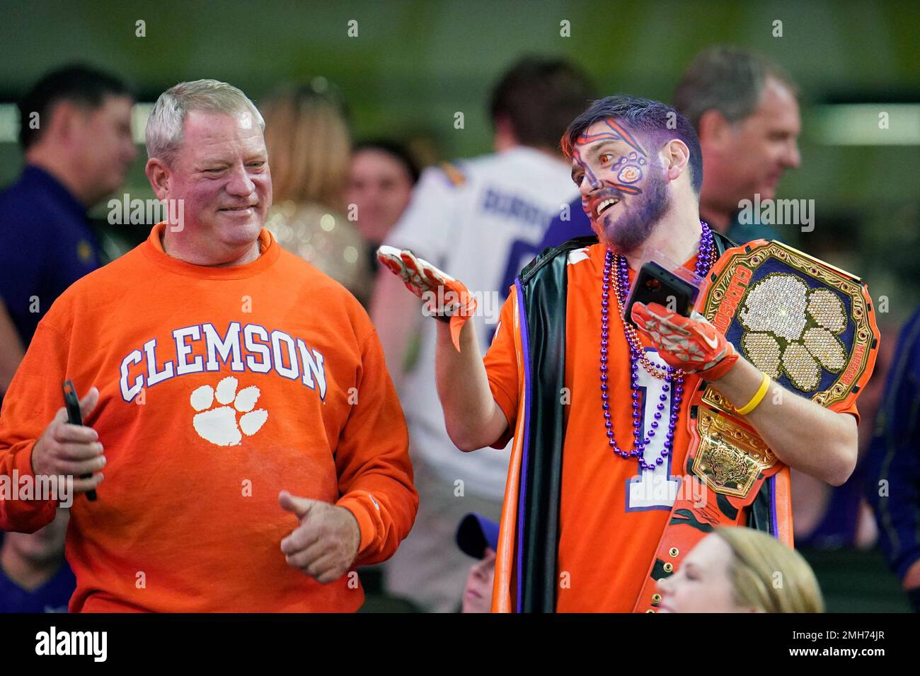 Clemson fans arrive before a NCAA College Football Playoff national ...
