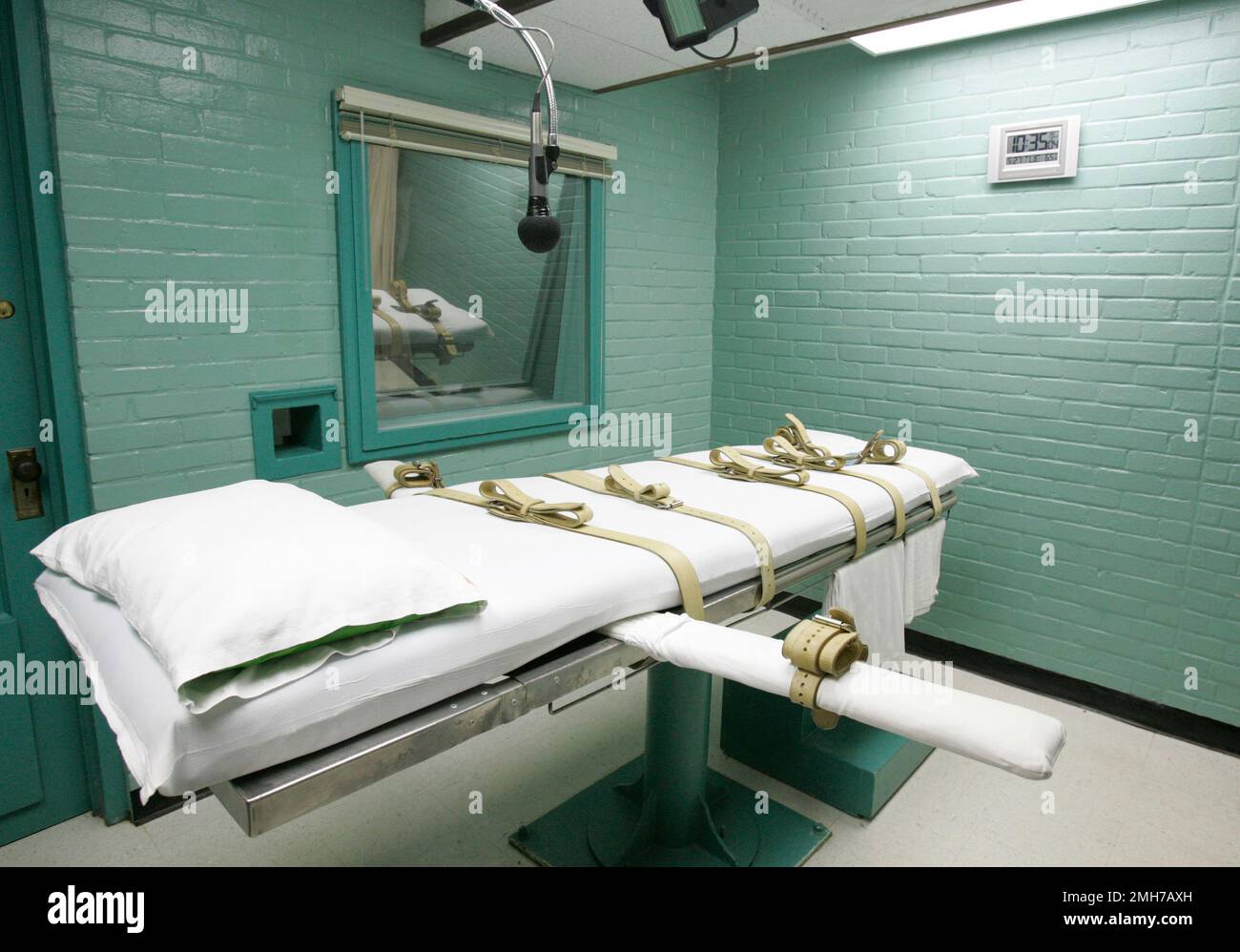 FILE - The state of Texas execution chamber in Huntsville, Texas, is ...