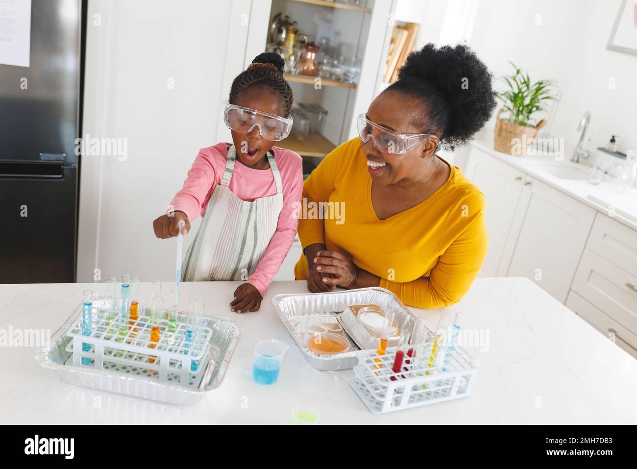 Kitchen experiments hi-res stock photography and images - Alamy