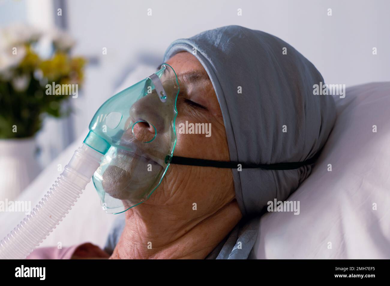 Cancer mask hi-res stock photography and images - Alamy
