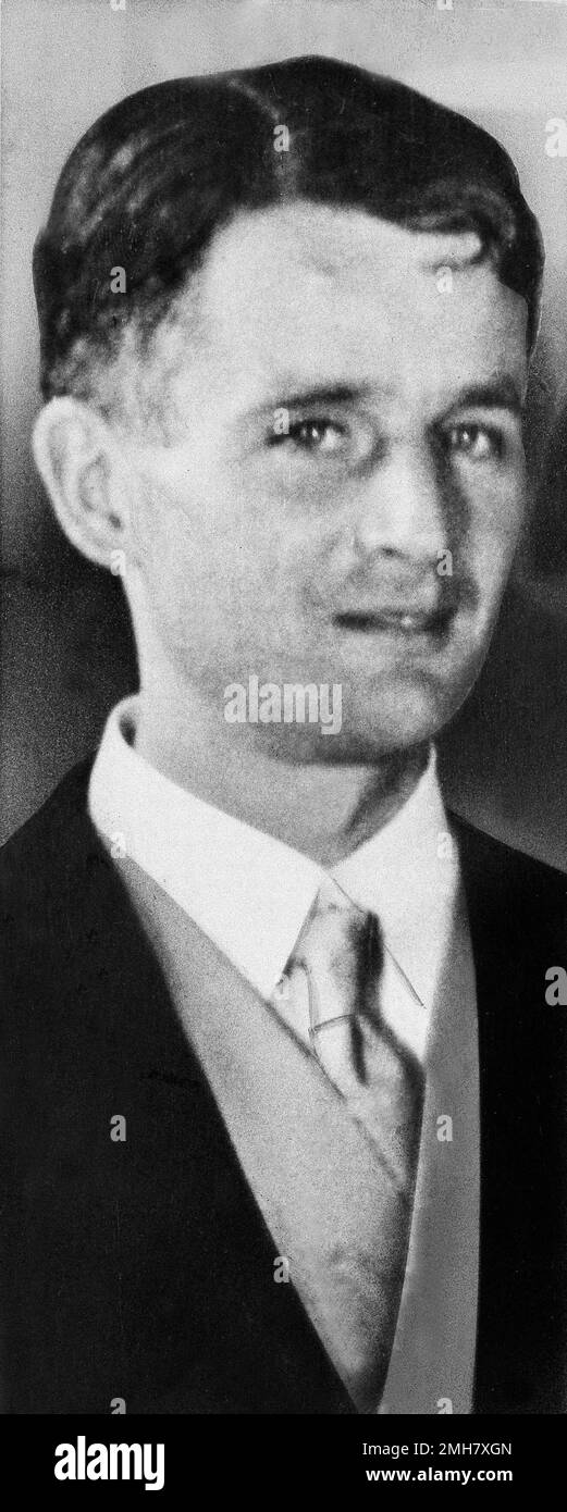 Timothy Patrick Bowes-Lyon, 16th Earl of Strathmore and Kinghorne, one ...