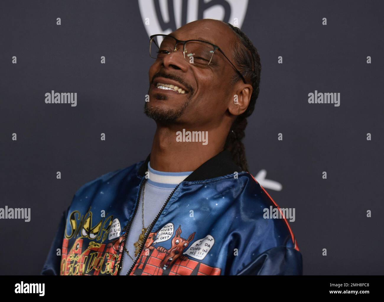 Snoop Dogg arrives at the InStyle and Warner Bros. Golden Globes ...
