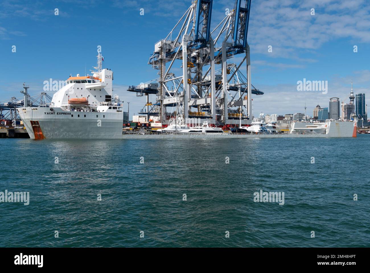 "Sinking ship" Yacht transprt vessel Yacht Express loading at Ports of ...