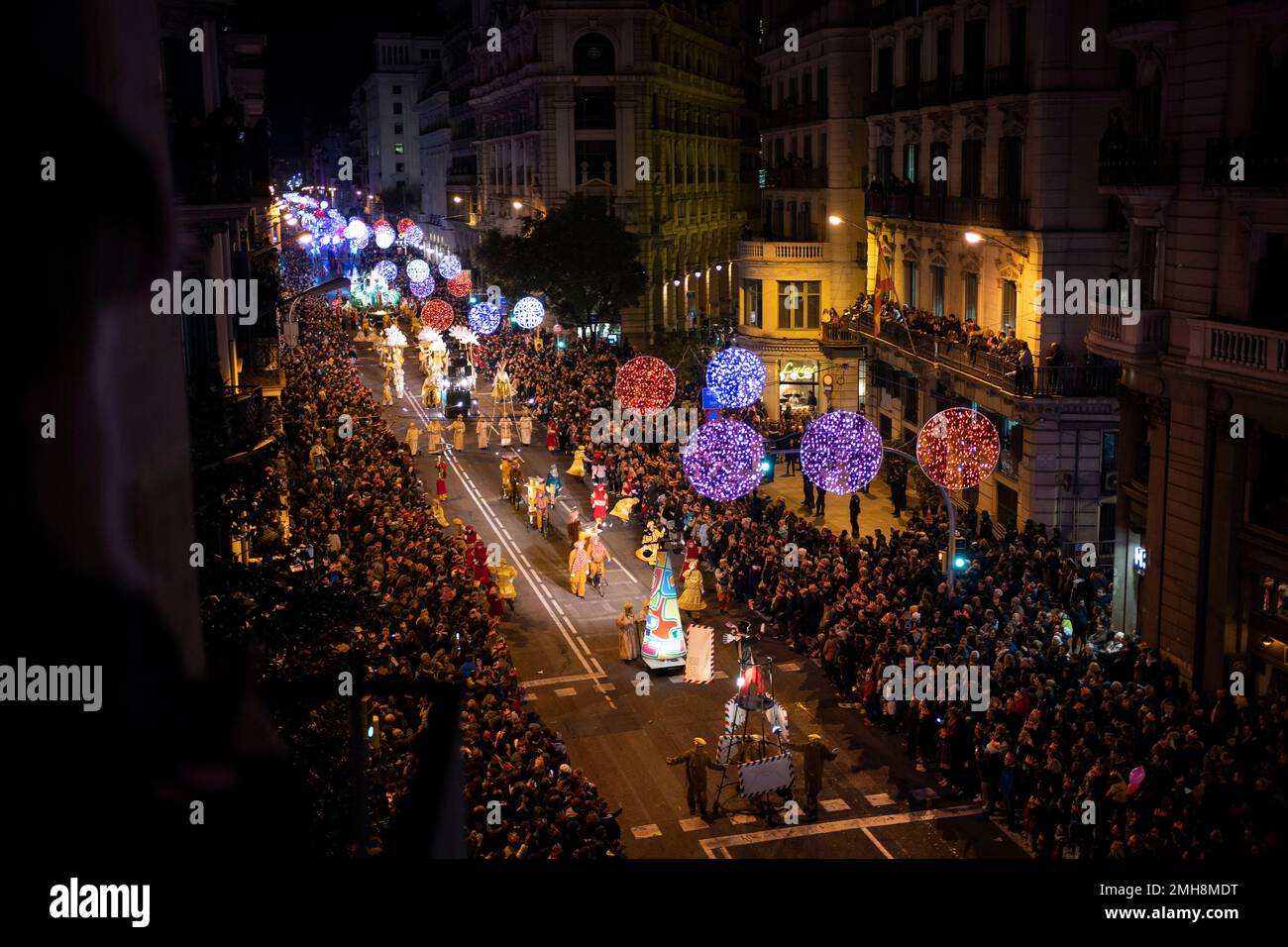 People gather to watch the "Cabalgata de Reyes" Epiphany parade in ...